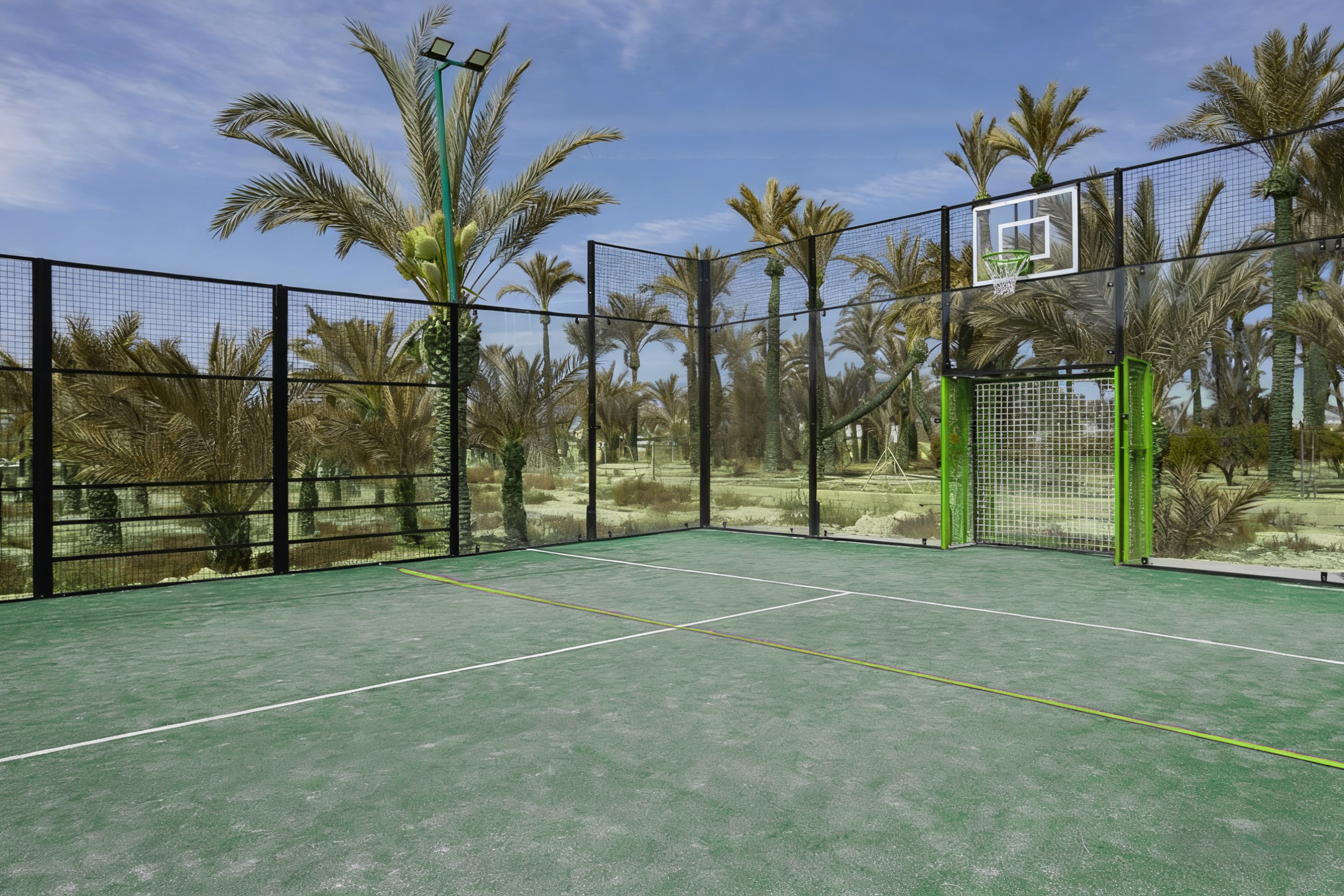 Hot Dip Galvanized Multifunctional Poles Panoramic Padel Court Padel ...